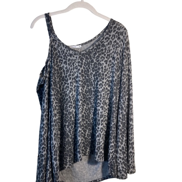 Red Haute | Tops | Red Haute Cold Shoulder Black Leopard Print Tunic ...